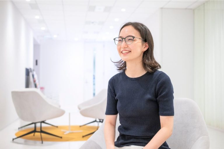 CSからPMMへ。顧客との対話経験が、顧客起点の製品企画に活きる | ストーリー | 株式会社ラクス キャリア採用